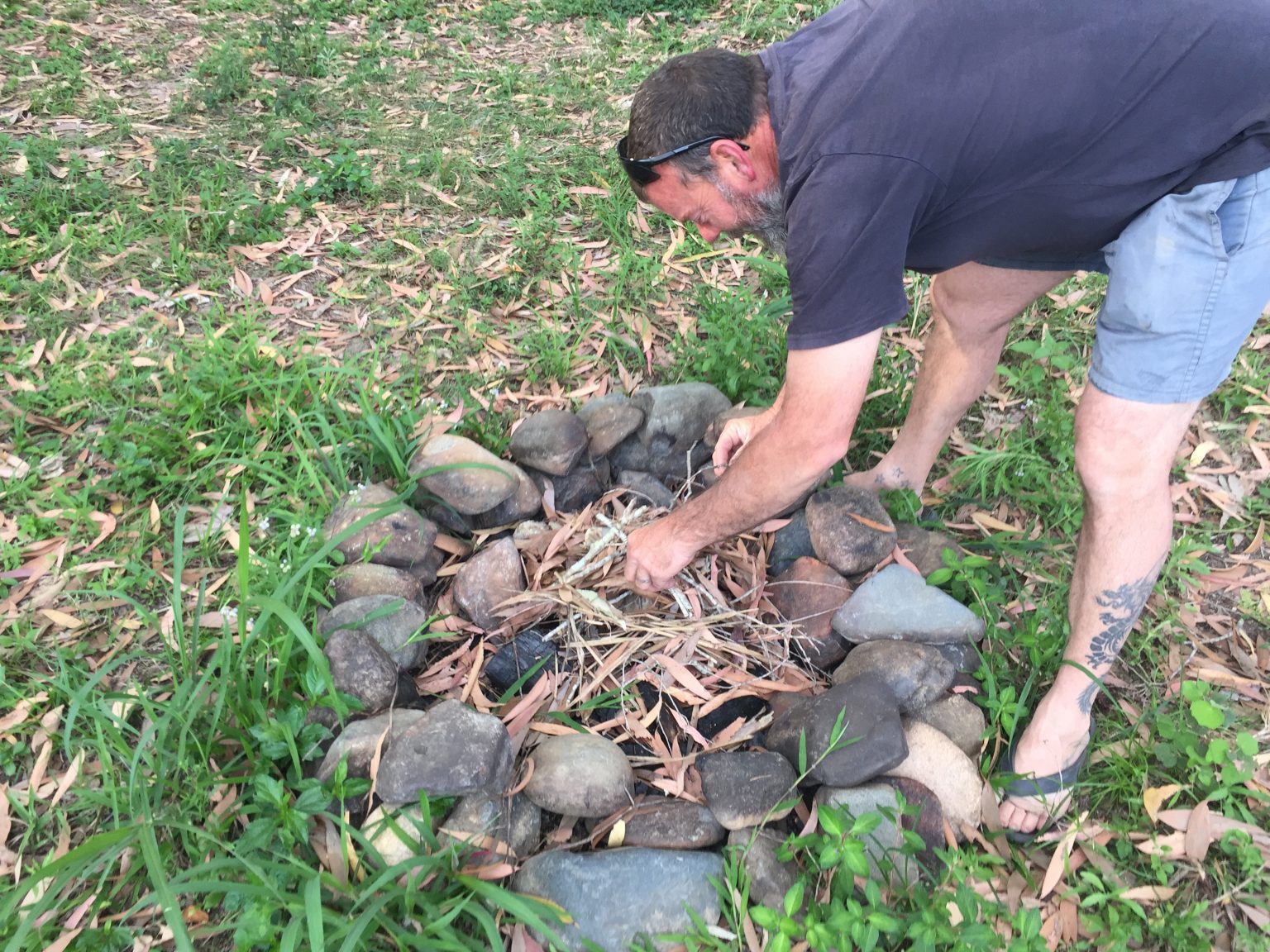 How to Start a Fire In a Fire Pit the Easy Way - Outdoor Happens