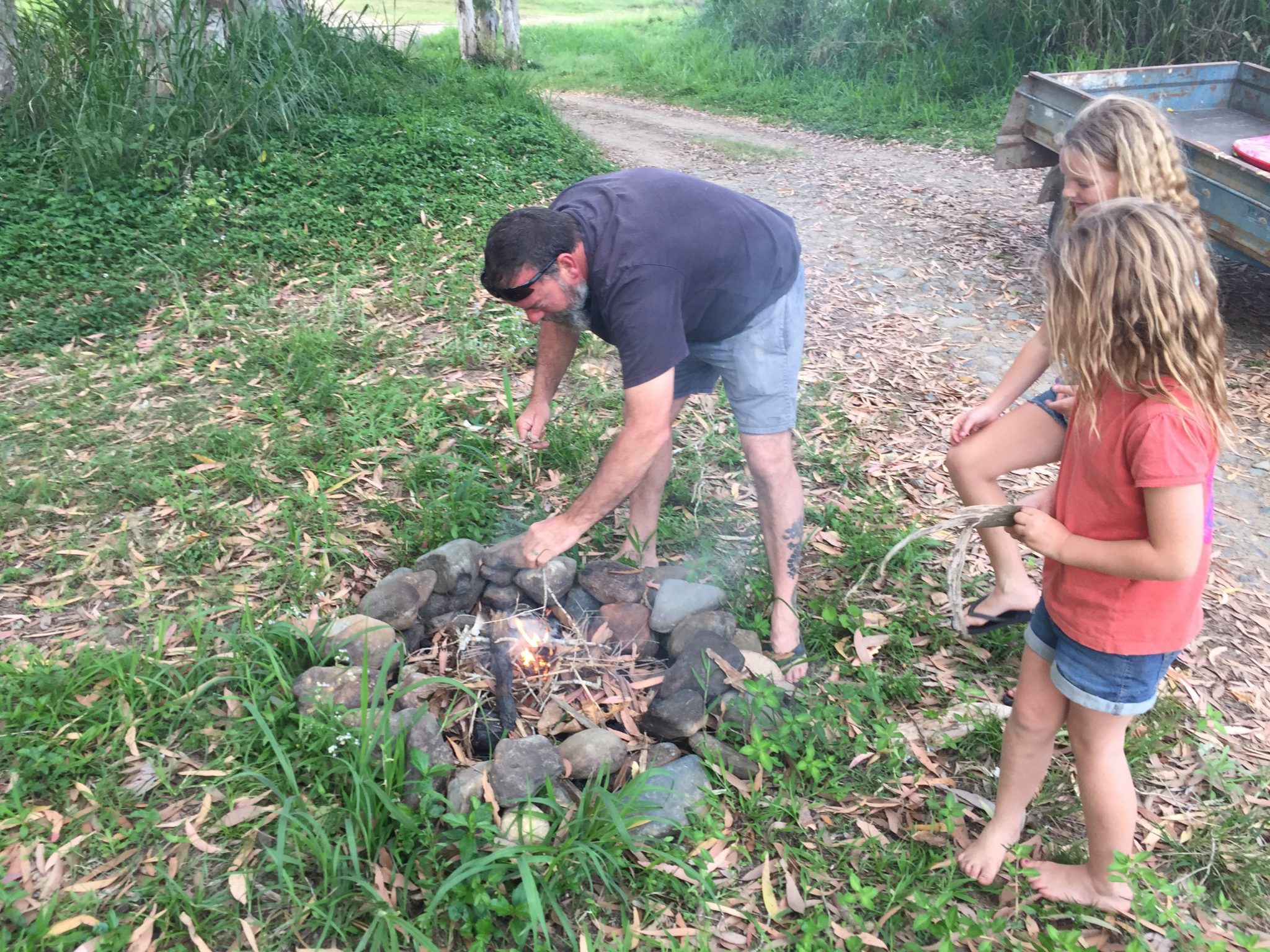 How to Start a Fire In a Fire Pit the Easy Way - Outdoor Happens