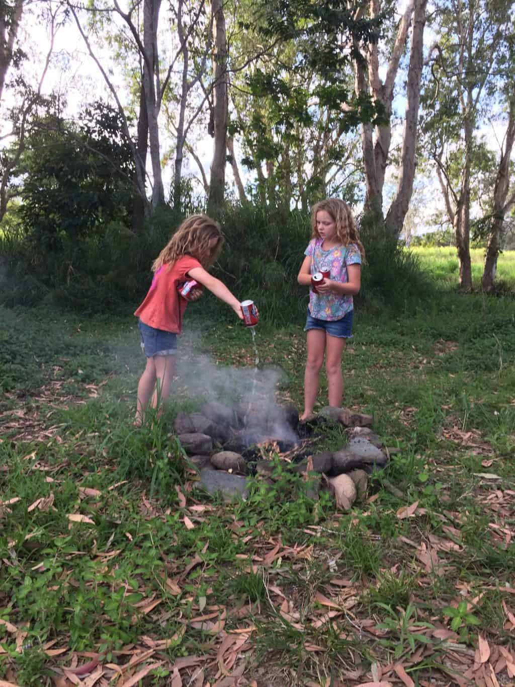 How to Start a Fire In a Fire Pit the Easy Way - Outdoor Happens