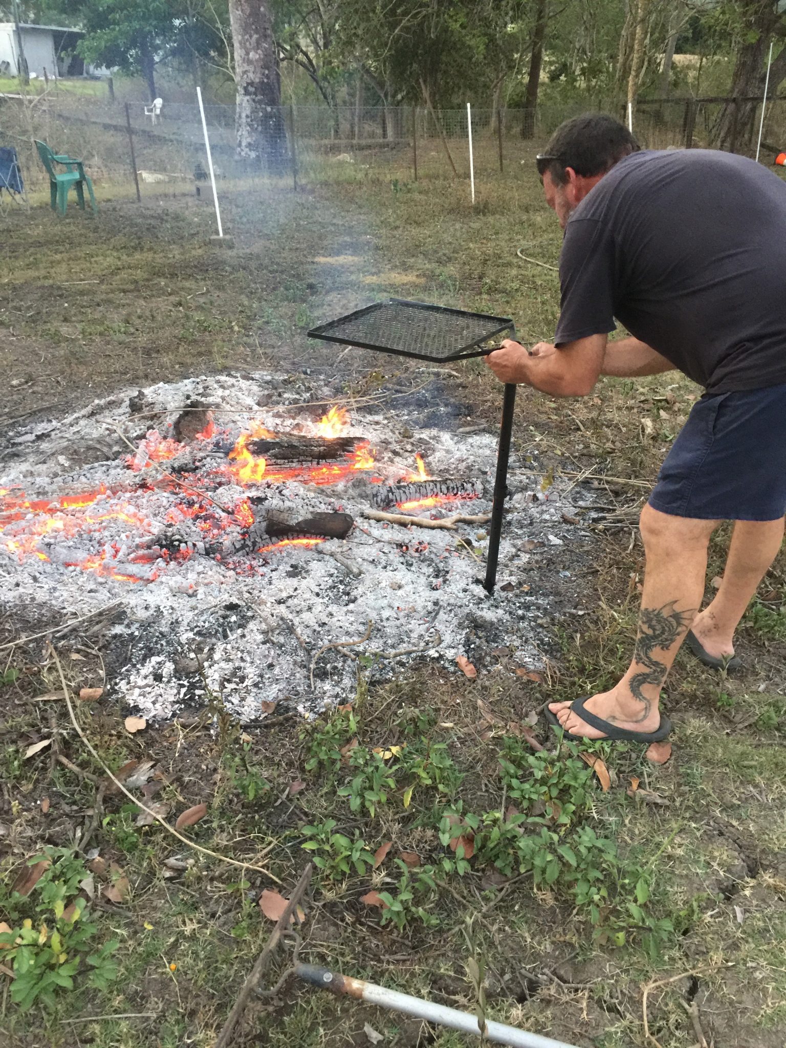 How to Start a Fire In a Fire Pit the Easy Way - Outdoor Happens