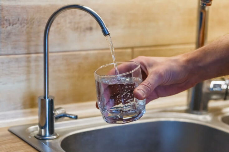 How to Dechlorinate Tap Water for Free and at Home! [6 Ways] - Outdoor ...