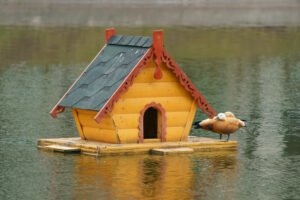 13 DIY Floating Duck House Plans & Ideas for Your Feathered Friends