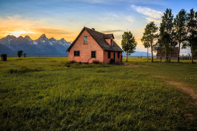 Best Places to Live Off the Grid In the USA [2025] - Outdoor Happens ...