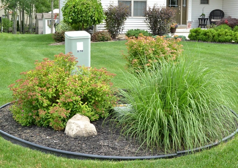 27 Clever Landscaping Ideas To Hide Utility Boxes - Outdoor Happens ...